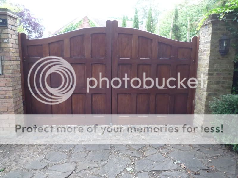 Colour Varnish Advice for Gates and WIP Gate Restoration | UKworkshop.co.uk